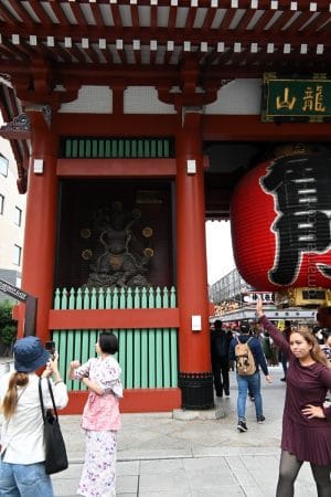 Kaminarimon Gate: The Iconic Entrance to Asakusa's Sensoji Temple